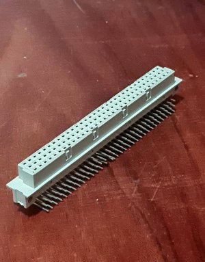 Conector euro DIN 96 pinos fêmea 90° | Movestock.com